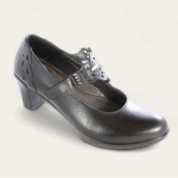 Naot | Shoes | Euc Naot Black Leather Maryjane Style 25 Heels W Laser ...